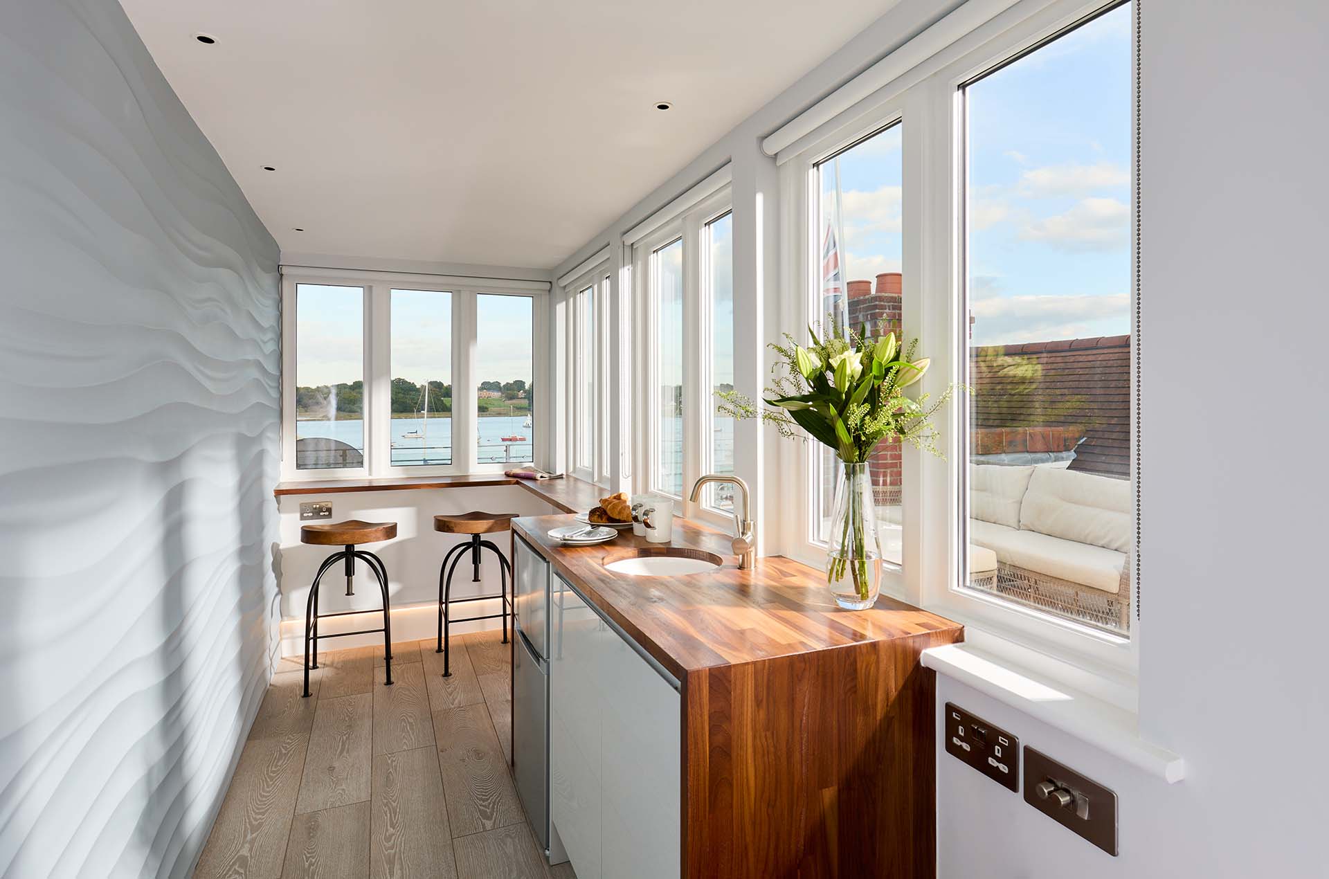 Remodelling of a Waterfront Home, River Hamble, Hampshire - Residence ...