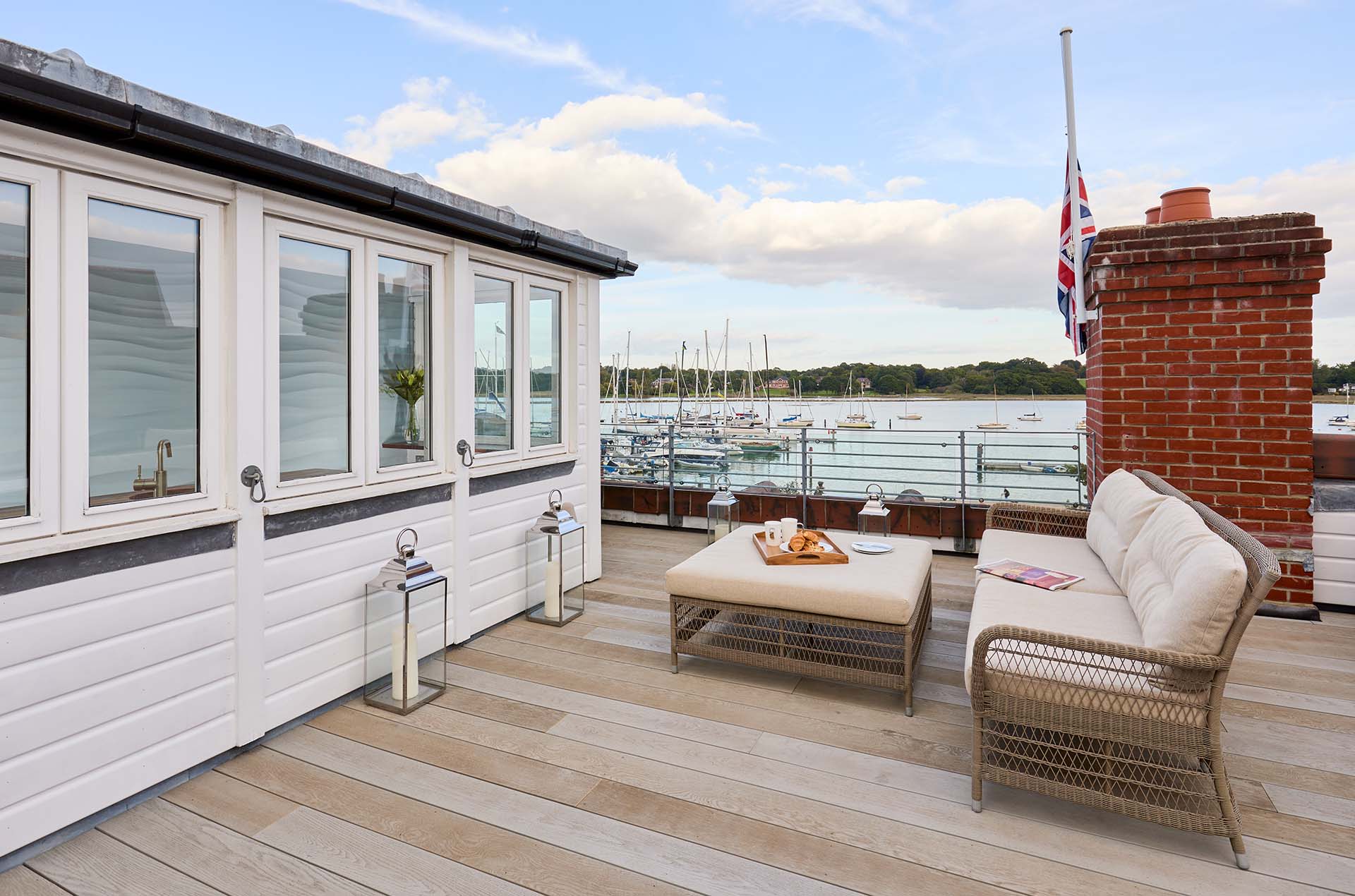 Remodelling of a Waterfront Home, River Hamble, Hampshire - Residence ...